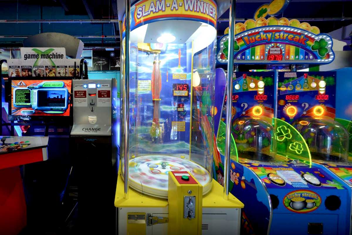 Sala Giochi e Slot Machines - Bowling Space