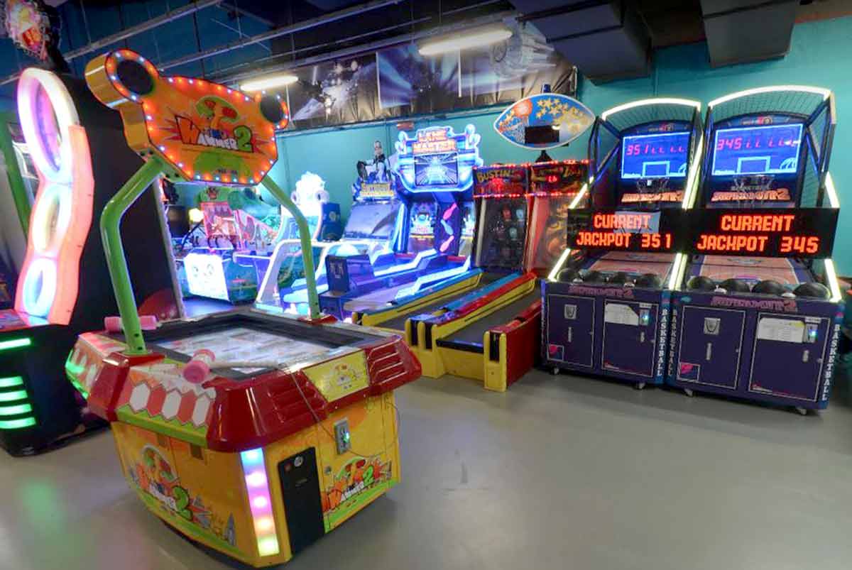 Sala Giochi e Slot Machines - Bowling Space